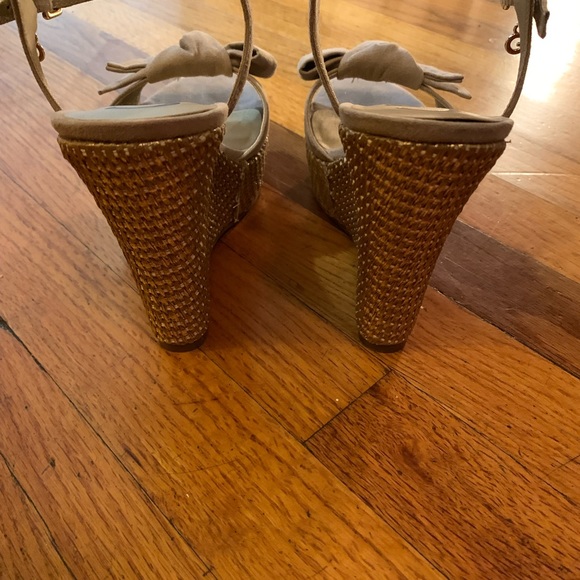Guess | Shoes | New Guess Platform Taupe Heels Size 8 | Poshmark